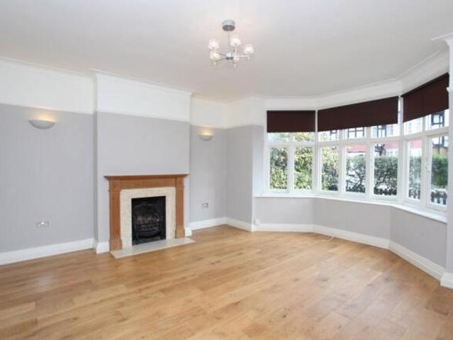 5 bedroom terraced house for rent in Prebend Gardens, Stamford Brook, Hammersmith, London, W6