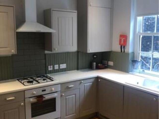 5 bedroom terraced house for rent in Queen Square, Leeds, West Yorkshire, LS2