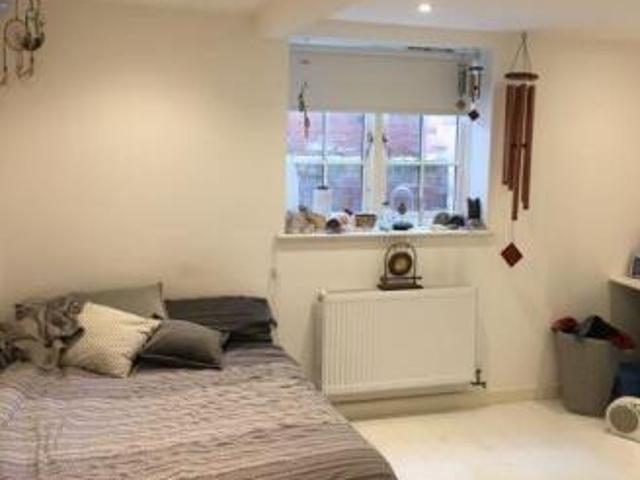5 bedroom terraced house for rent in Queen Square, Leeds, West Yorkshire, LS2