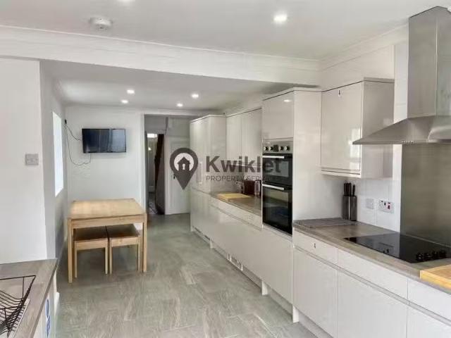 5 bedroom terraced house for rent in Queen Street, treforest.