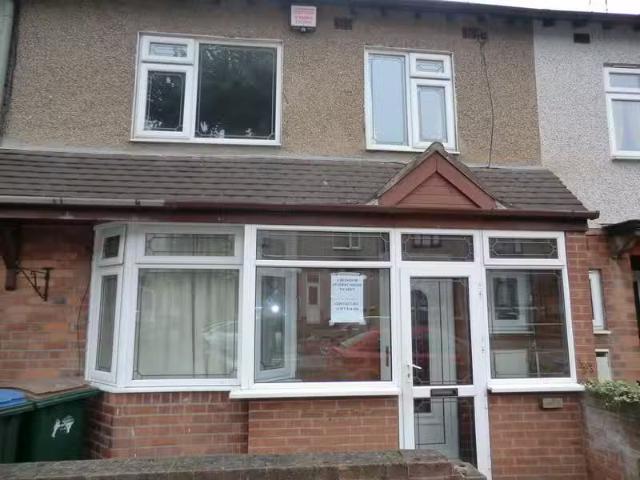 5 bedroom terraced house for rent in Queensland Avenue, Covent.