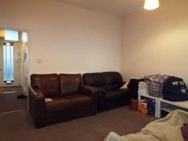 5 bedroom terraced house for rent in Rookery Road, Selly Oak.