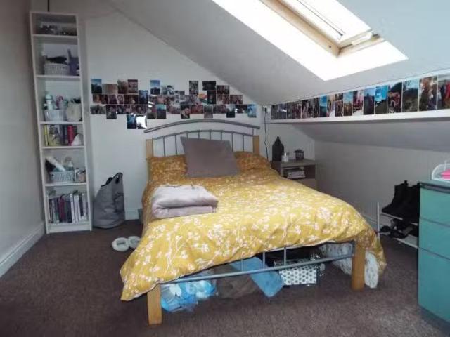 5 bedroom terraced house for rent in Rookery Road, Selly Oak.