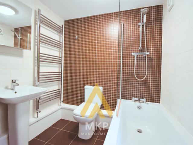 5 bedroom terraced house for rent in Raddlebarn Road Selly Oak B29 6HJ, B29
