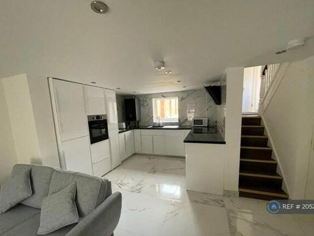 5 Bedroom Terraced House For Rent In Reading