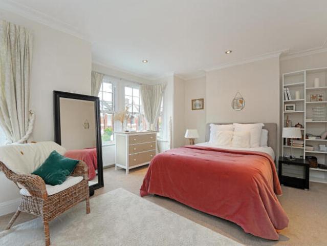 5 bedroom terraced house for rent in Wavendon Avenue, Chiswick, London, W4