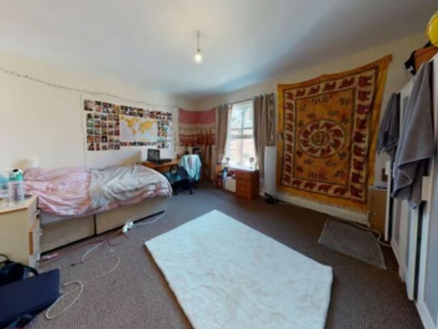 5 bedroom terraced house for rent in Welton Mount, Hyde Park, Leeds, LS6