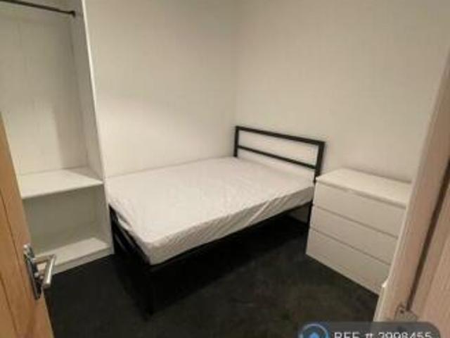 5 bedroom terraced house for rent in Westdown Road, London, E15