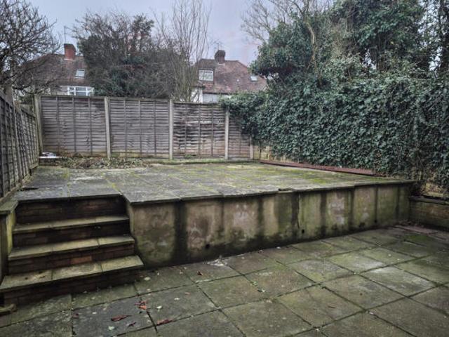 5 bedroom terraced house for rent in Wheatley Close, NW4
