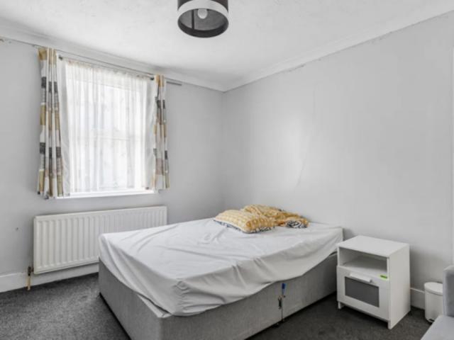 5 bedroom terraced house for rent in William Road, Sutton, SM1