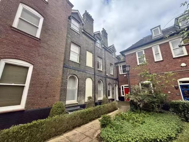 5 bedroom terraced house for rent in Wingfield Court, Wingfiel.