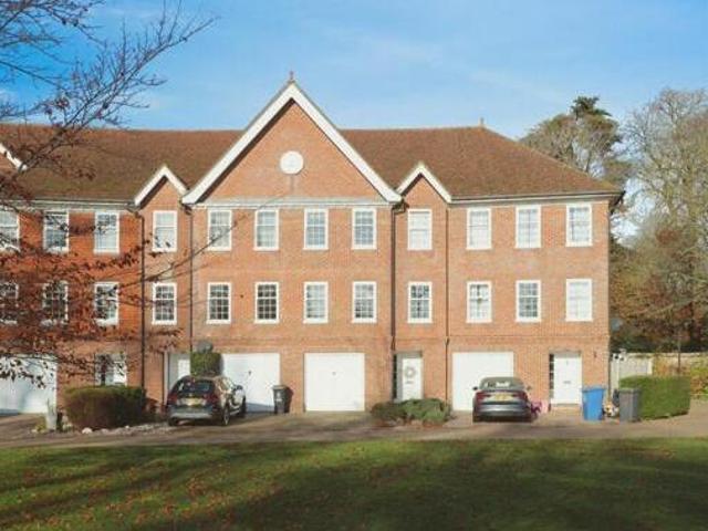 5 Bedroom Terraced House For Rent In Windsor