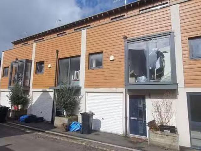 5 bedroom terraced house for rent in Winton Lane, Bristol, BS4