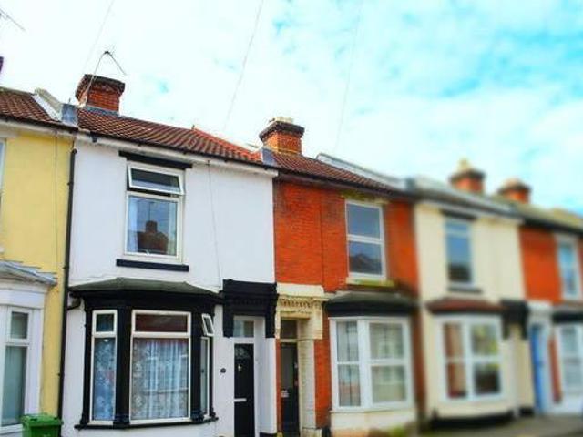 5 bedroom terraced house for rent in Telephone Road Southsea PO4