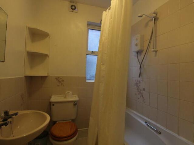 5 bedroom terraced house for rent in Tennyson Road, SO17