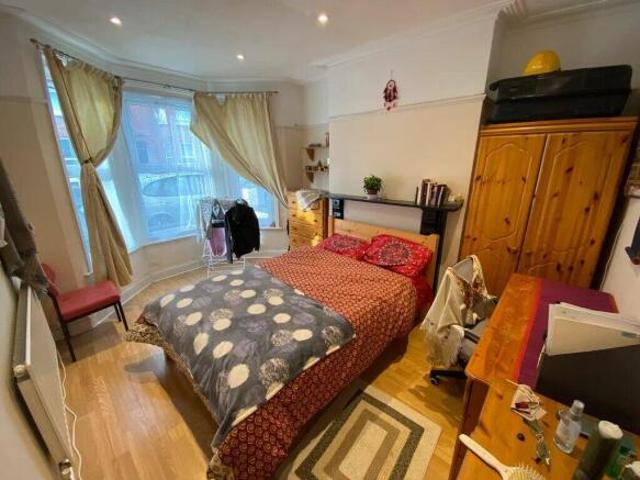 5 bedroom terraced house for rent in Thackeray Road, Portswood, Southampton, SO17