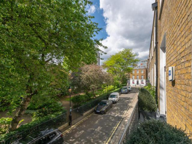 5 bedroom terraced house for rent in Trevor Square, London, SW7