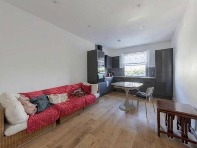 5 bedroom terraced house for rent in Tulsemere Road, West Dulwich, SE27