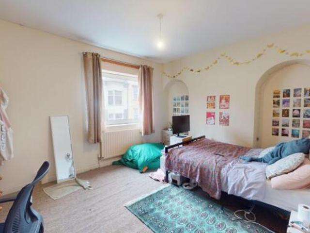 5 bedroom terraced house for rent in Viaduct Road, BN1