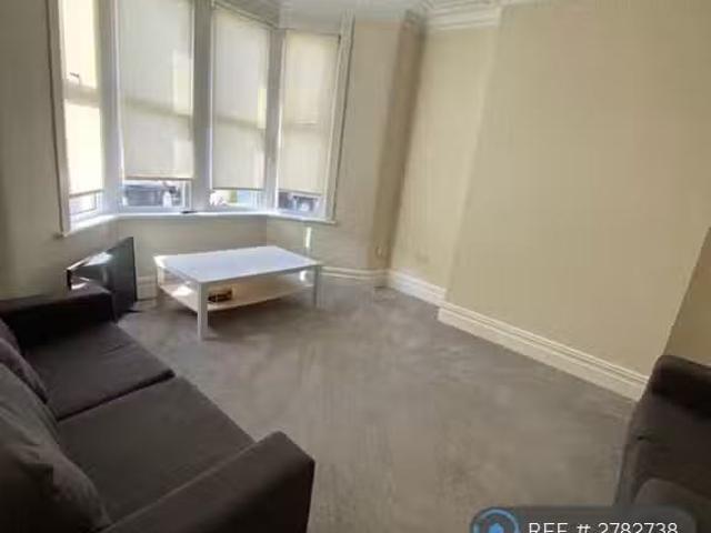 5 bedroom terraced house for rent in Victoria Park, Fishponds.