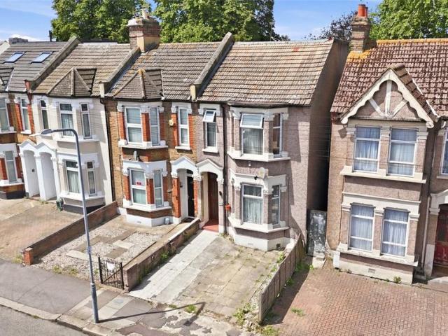 5 bedroom terraced house for sale
