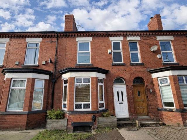 5 bedroom terraced house for sale