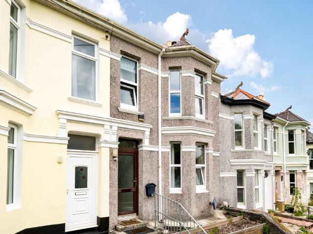 5 bedroom terraced house for sale