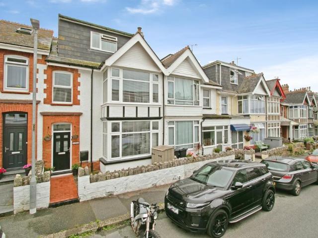 5 bedroom terraced house for sale