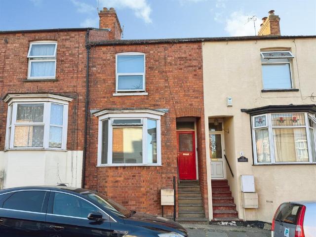 5 bedroom terraced house for sale