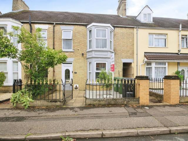 5 bedroom terraced house for sale