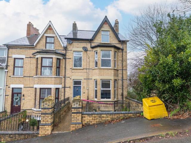 5 bedroom terraced house for sale