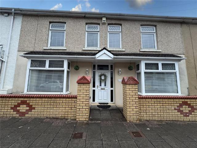 5 bedroom terraced house for sale