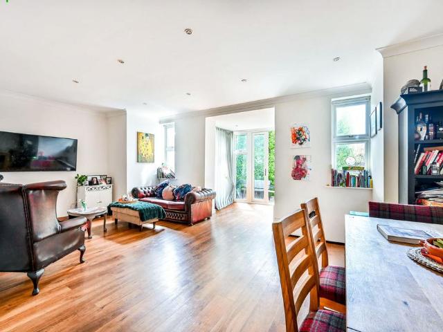 5 bedroom terraced house for sale
