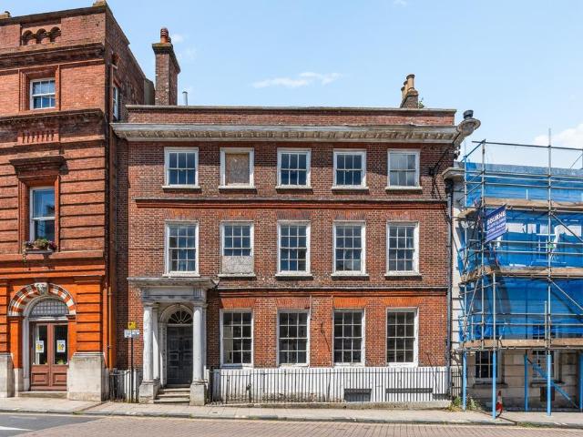 5 bedroom terraced house for sale