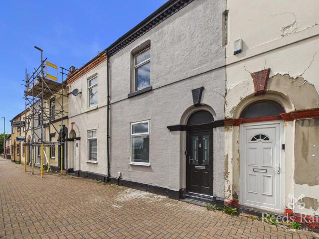 5 bedroom terraced house for sale