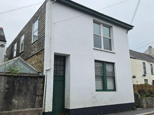 5 bedroom terraced house for sale