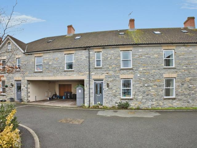 5 bedroom terraced house for sale