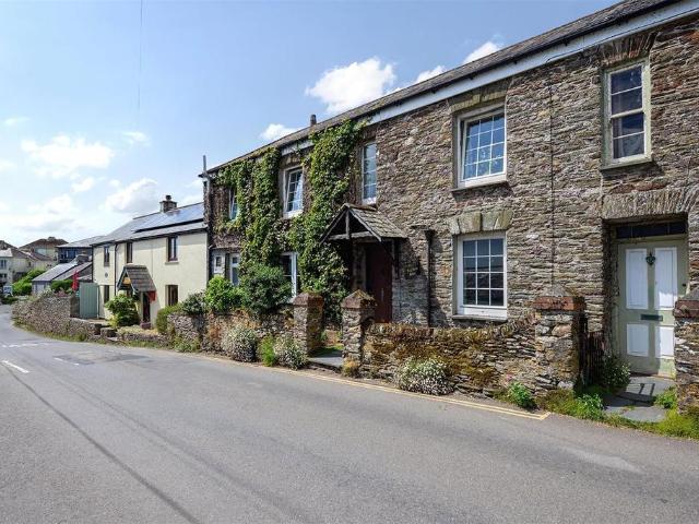 5 bedroom terraced house for sale