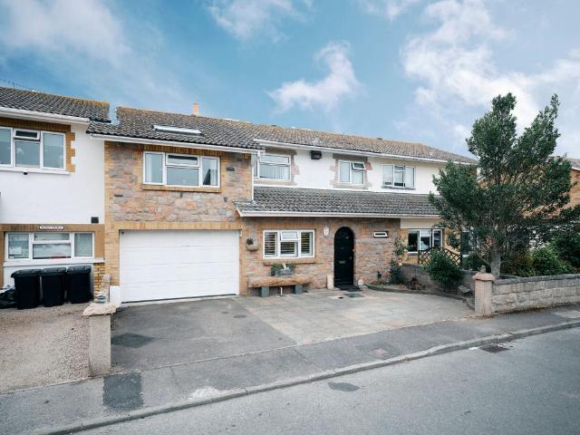 5 bedroom terraced house for sale
