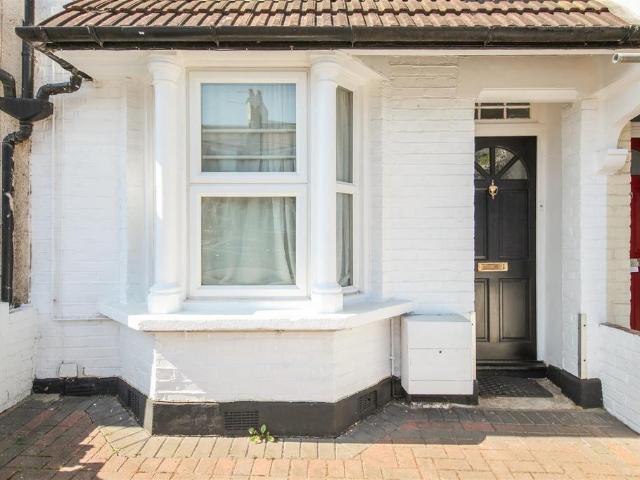 5 bedroom terraced house for sale