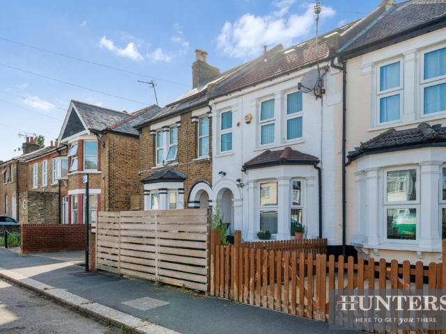 5 bedroom terraced house for sale
