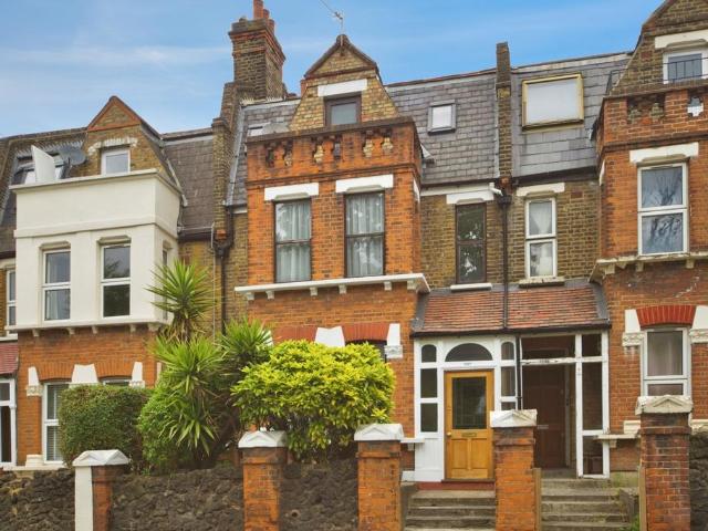 5 bedroom terraced house for sale