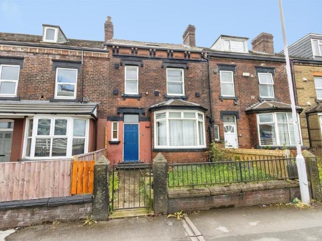 5 bedroom terraced house for sale