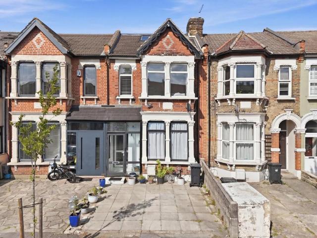 5 bedroom terraced house for sale