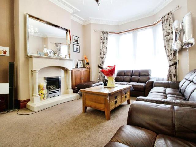 5 bedroom terraced house for sale