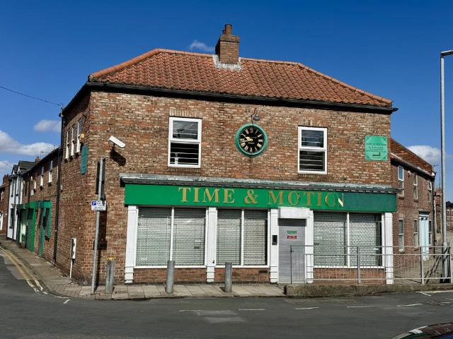5 bedroom terraced house for sale