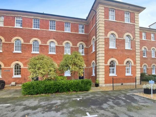 5 bedroom terraced house for sale
