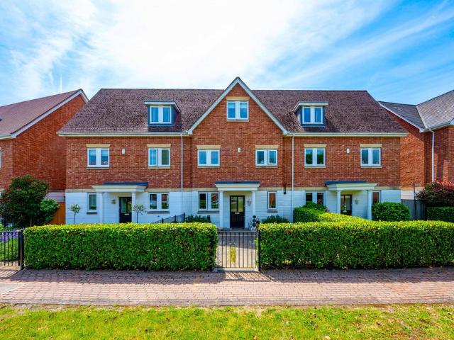 5 bedroom terraced house for sale