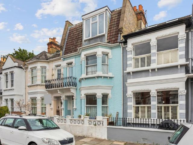 5 bedroom terraced house for sale