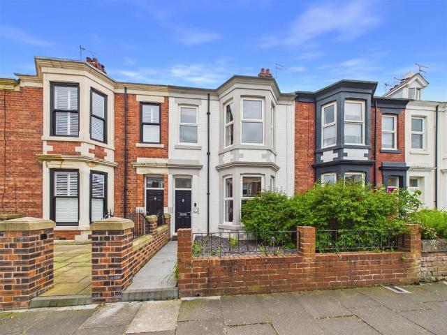 5 bedroom terraced house for sale